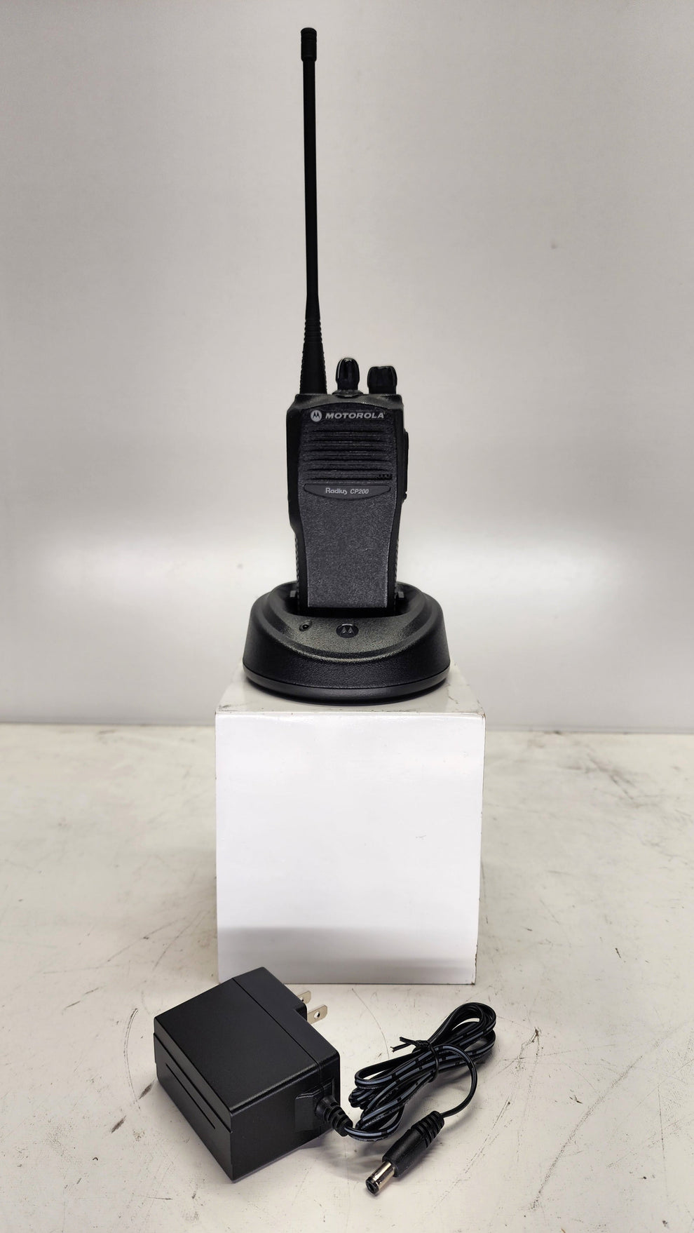 Motorola CP200 UHF Radio 16 Channels (438-470 Mhz) – Used Radios