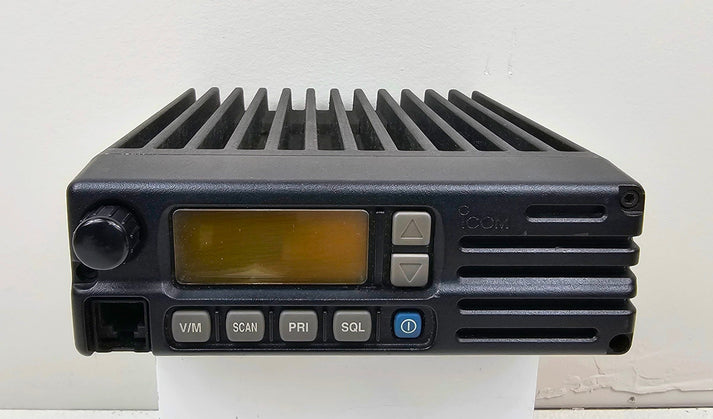 Icom IC-A110 VHF 118.000-136.975 MHz Aircraft Air Band Mobile Transcei ...